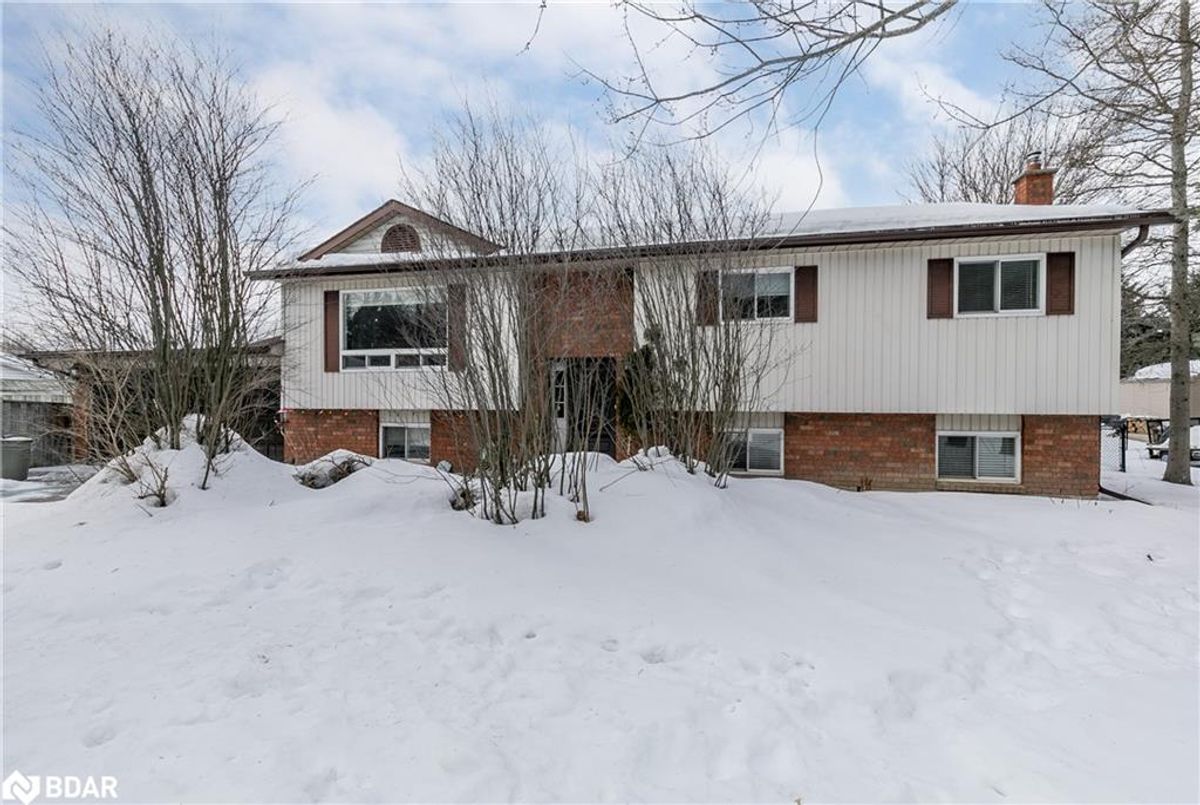 3966 Horseshoe Valley Road Anten Mills | RE/MAX HALLMARK BROKERAGES