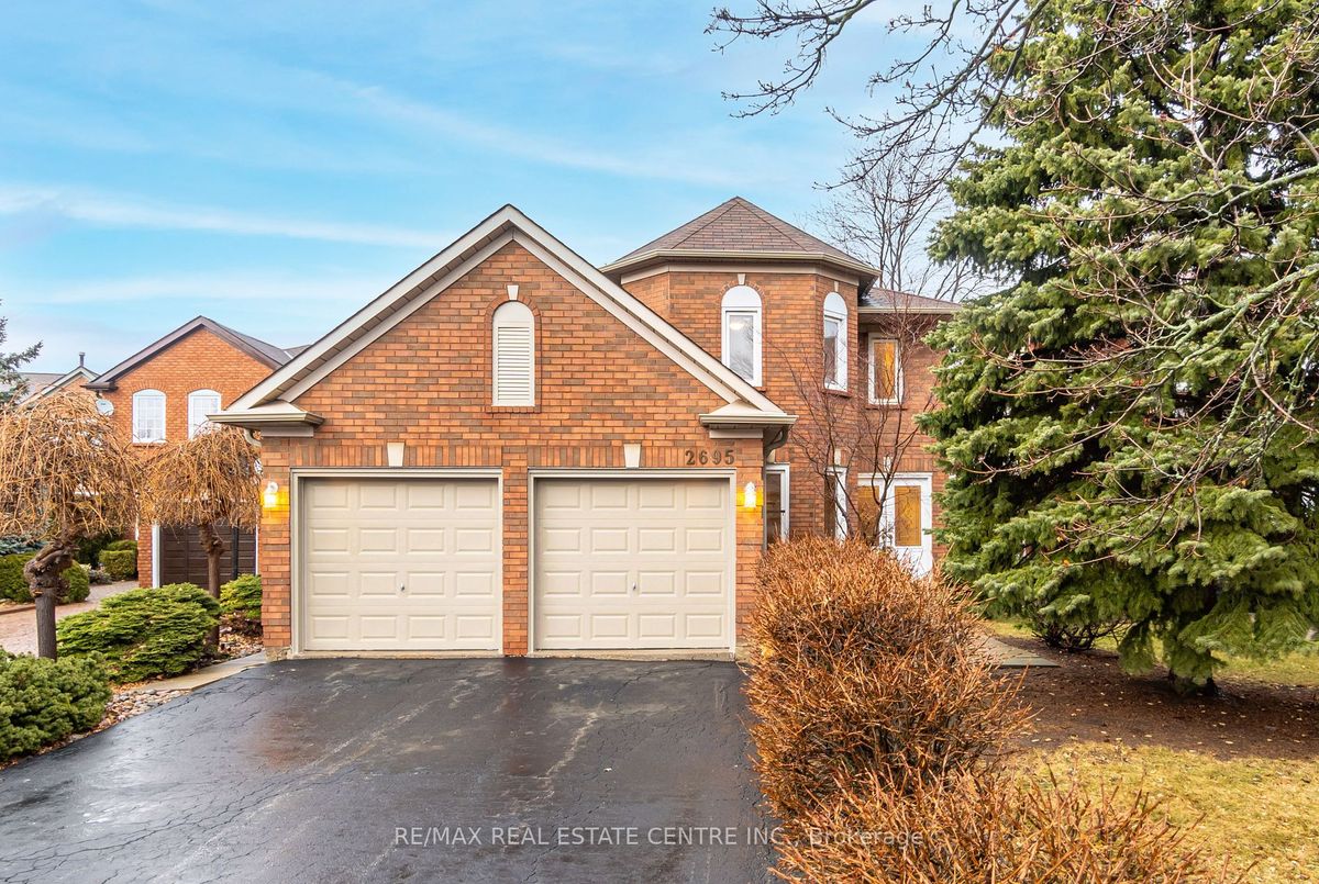 2695 Ambercroft Tr Mississauga | RE/MAX Real Estate Centre Inc.