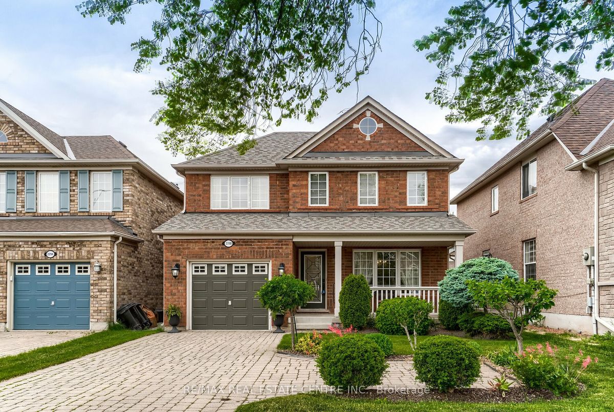 2298 Grand Oak Tr Oakville | RE/MAX Real Estate Centre Inc.